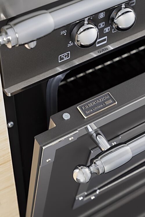 Bertazzoni HER126G2ENET Heritage 120cm Range Cooker - Nero Matt – Basil ...